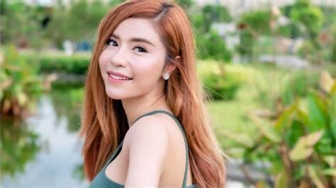 សុខ ពិសី ធ្វើឱ្យអ្នកគាំទ្រគិតថា នាងចង់រៀបការឆាប់ៗ Tnaot