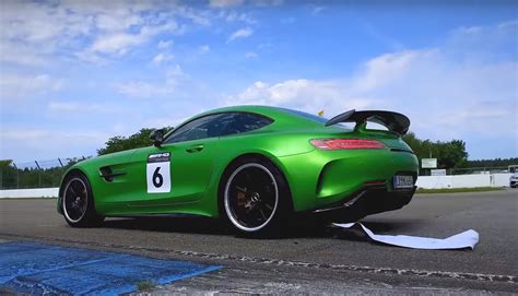 Η Mercedes Amg φέρνει τα Burnout στη μόδα Video