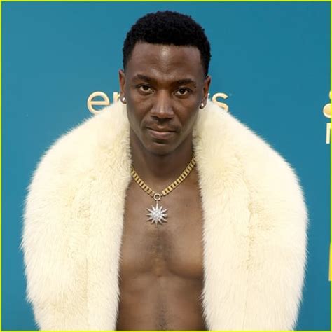 Golden Globes 2023 Host Revealed 2023 Golden Globes Golden Globes
