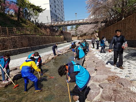 만덕3동 초록누리봉사대‧만덕지구대와 만덕천 환경정비 부경매일