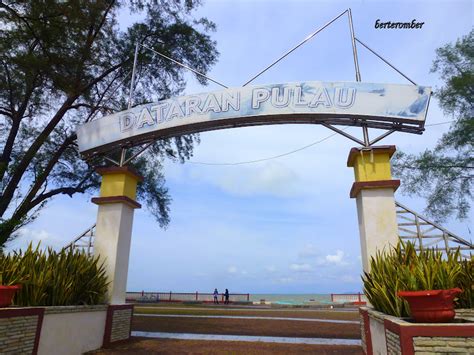 Berteromber Dataran Pulau Mersing