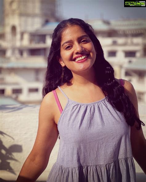 Vishakha Singh Most Liked Photos And Posts Gethu Cinema