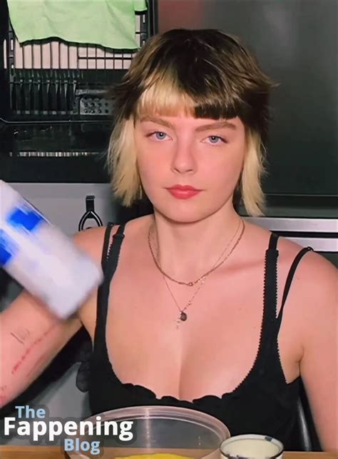 Triz Nude Leaks Photo 40 Thefappening