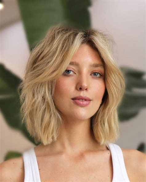 25 Most Favored Medium Length Layered Haircuts That Will Instantly