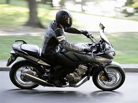 Honda CBF 600 S Suzuki Bandit 650 S Kawasaki ER 6f Suzuki SV 650 S