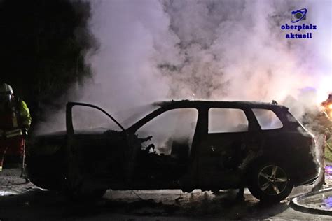 Mehrere Pkw durch Brand beschädigt