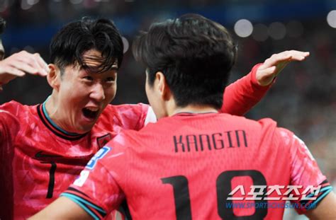 이러니 손흥민이지 사령탑 데뷔전마다 골 선물 홍명보 감독에는 10년 재회골a매치 50호골 카운트다운