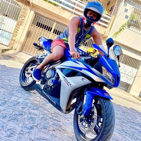 Lucas MotoVlog On Instagram TAVA SAUDADES DE PILOTAR O FOGUETE Quem Curte CBR