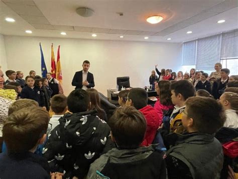 Муцунски Новите генерации имаат голем потенцијал во себе Skopjeinfo Mk