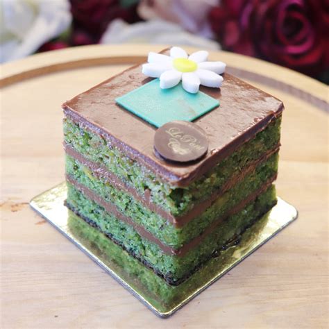 Pistachio Nutella Cake Individual Lepontcafe