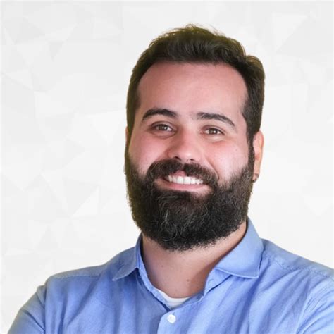 Raphael Neves Medium