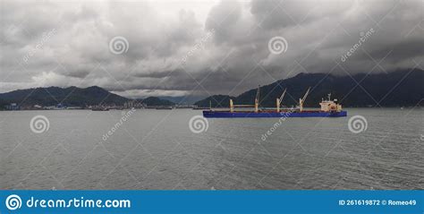 The Process Unloading To Vessel Stock Photo Image Of Stunning Process 261619872