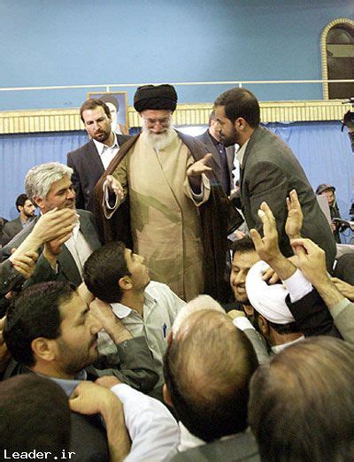 ديدار جمعى از خانواده‏هاى شهيدان ، جانبازان و آزادگان Leader Ir