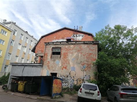 Заброшенный бассейн в центре города Виварий