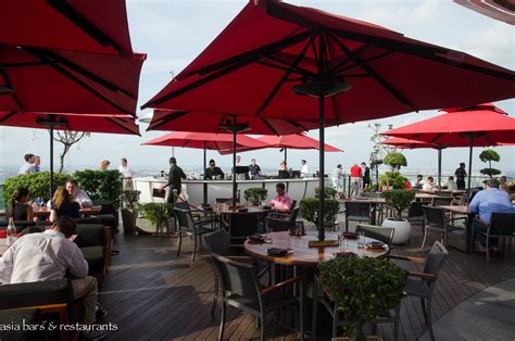 Ce La Vi Singapore Apertivo Cocktails At Rooftop Skybar Asia Bars