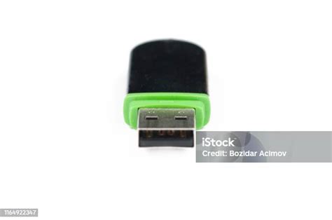 흰색 배경에 격리 된 검은 색 Usb 플래시 메모리 복사 공간 0명에 대한 스톡 사진 및 기타 이미지 0명 Usb 메모리