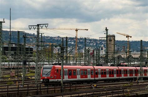 Zwischen Hauptbahnhof Und Bad Cannstatt Frau In S Bahn Sexuell