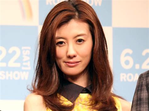 ともさかりえ、見事なくびれ披露 美ボディに「羨ましい」「惚れました」の声 エンタメ ニュース ｜クランクイン！