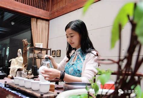 学茶艺知礼节 乐茶茶艺轻松助你学茶艺