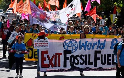 Fossil Fuel Dependence Risks Current And Future Health Experts
