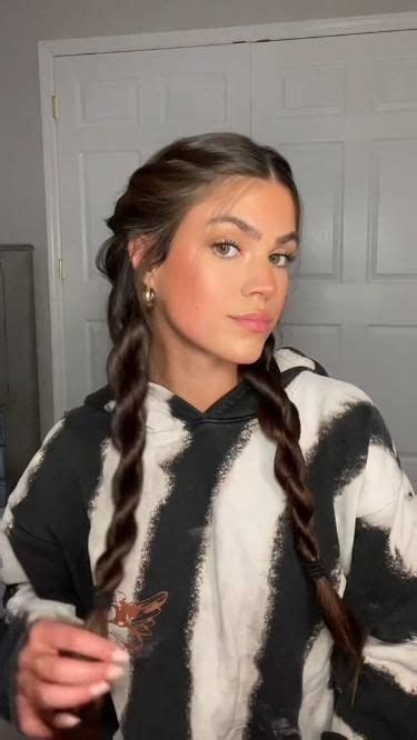 23 Quick And Easy Work Hairstyles You Can Do In Under A Minute
