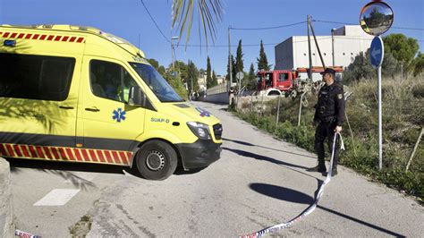 Un Muerto Y Ocho Heridos Tras Chocar Un Camión Y Una Furgoneta En Lorca