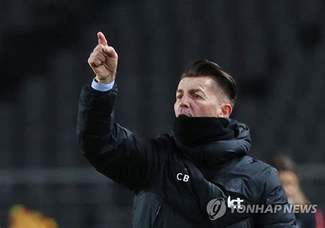 한국 여자축구에 고강도·적극성 입힌 벨 감독의 열정 리더십 한국경제