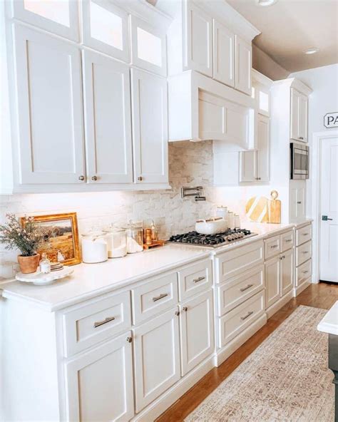 White Farmhouse Kitchen With Shaker Cabinets Soul And Lane