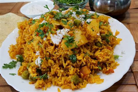 How To Make Aloo Bhat Madhuras Recipe