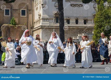Show Of Ancient Romans In The Birthday Of Rome Occasion Editorial Stock