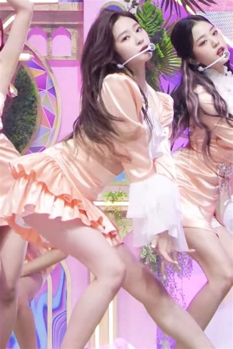 아이즈원 김민주 황금 비율 바디 입덕짤 윤아저장소 Kgirlsnet