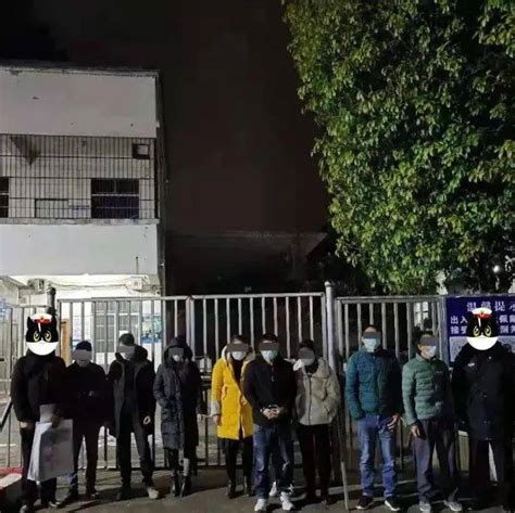 德保警方查处一起聚众赌博案，当场抓获12名涉赌人员进行案件温度