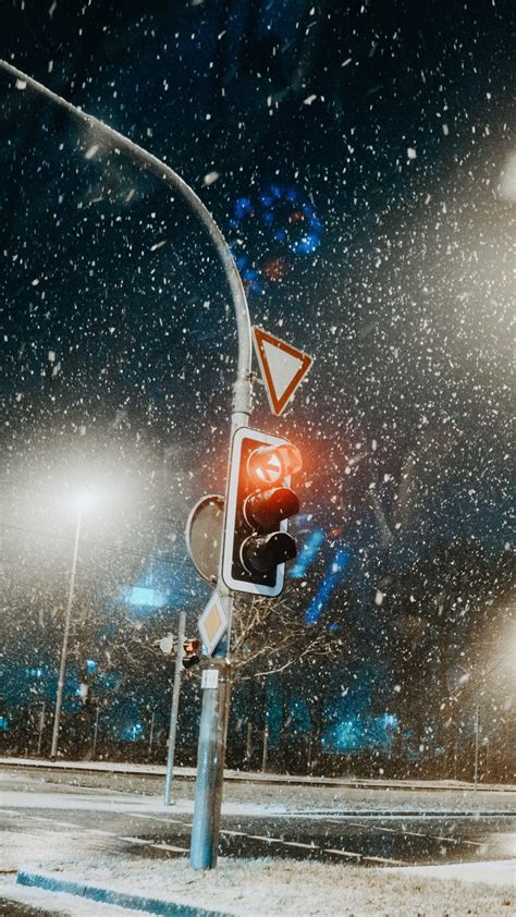 1080x1920 Traffic Light Snow Pillar 5k Iphone 76s6 Plus Pixel Xl