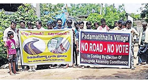 మునుగోడు గ్రామాల్లో బ్యానర్లతో అటాక్ అభ్యర్థులకు భారీ షాక్