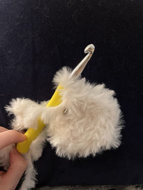 Any Tips For Using Fuzzy Yarn Im Having Trouble Finding Stitches R Crochet