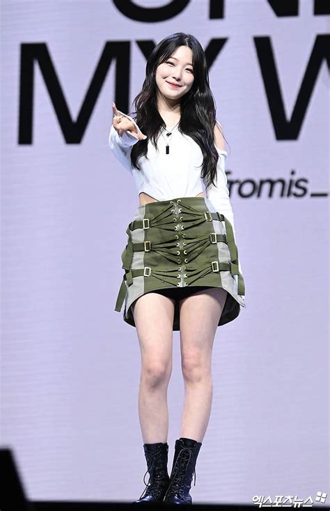 프로미스나인 백지헌 백만불짜리 눈웃음[엑s Hd화보]