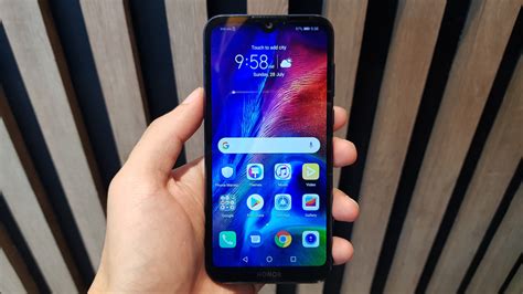 HONOR 8S First Impressions | A cute little budget smartphone