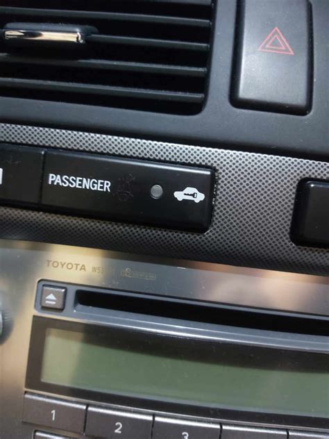 Red Light Keeps Flashing On My Toyota Avensis 2004 Do You Guys Know Any Sollution To This