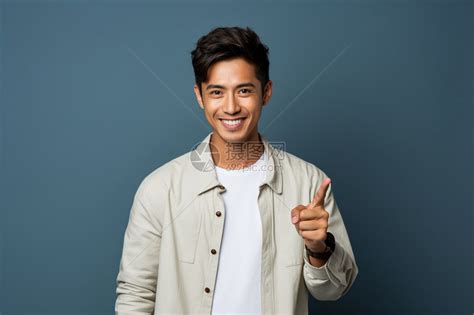 开朗微笑的男性高清图片下载 正版图片600421053 摄图网