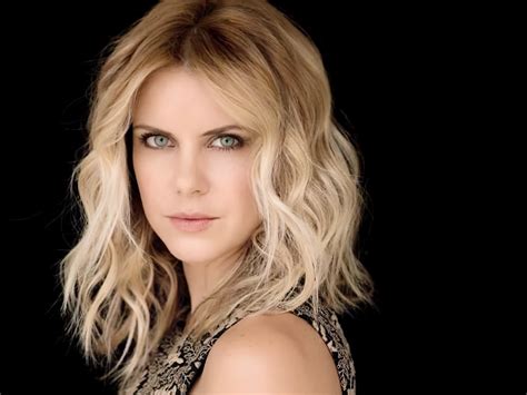 Elisabeth Hower Scrolller