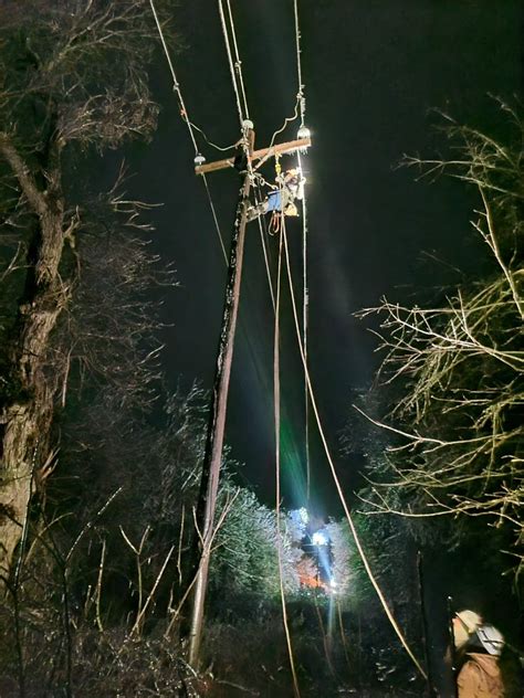 Bluebonnet Electric On Twitter 2 Am Bluebonnet Crews And Control