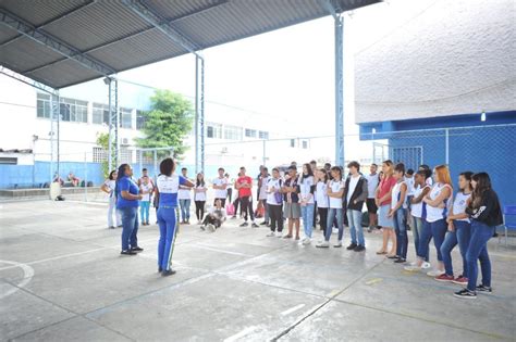 Escola De Nova Iguaçu Comemora Mês De Valorização Dos Surdos E Da