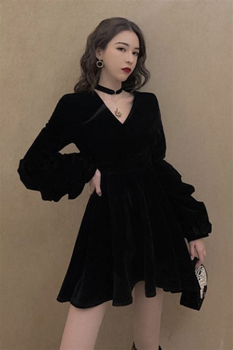 이피 연말 파티룩 브이넥 플레어 미니원피스