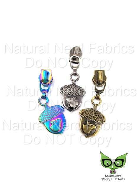 Mouse In An Acorn Zipper Pull Natural Nerd Fabrics And Hardware