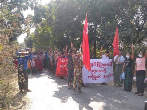 ကနီမြို့နယ် ဗကသ ကျောင်းသားများ အကြမ်းဖက် စစ်အာဏာရှင် ဖြုတ်ချရေး ချီတက် သပိတ်မှောက် Khit Thit Media