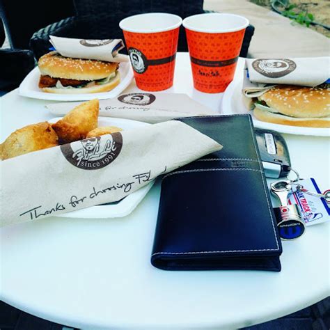 Filli Cafe Al Mankhool Rd Cafes In Bur Dubai Get Contact Number