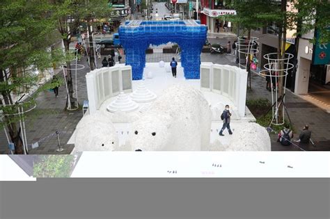 新北府中北極熊裝置藝術吸睛（2）圖 中央通訊社 Line Today