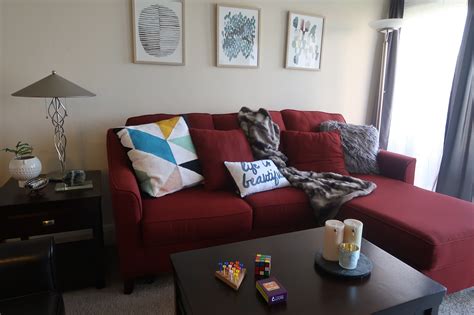 What Color Walls Go With Red Sofa Baci Living Room