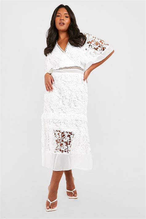 Womens Plus Premium V Neck Tiered Lace Dress Boohoo Uk