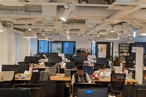 オフィスに人がいないことについて考えてみた Oz Media Ozvision 株式会社オズビジョン